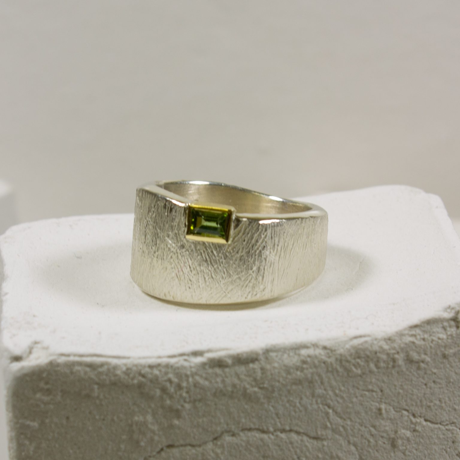 Silberring mit grünem Turmalin Stein - Goldschmiede Frechen